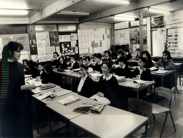 Photograph - Yesodey Hatorah Girls School | Hackney Museum