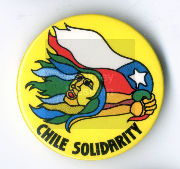 'Chile solidarity' badge | Hackney Museum
