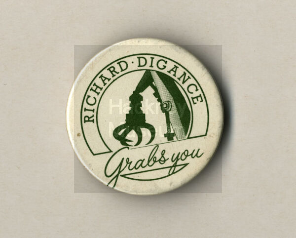 'Richard Digance grabs you' badge | Hackney Museum
