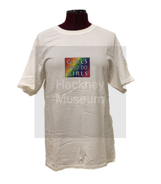 T-shirt: 'Girls Who Do Girls' | Hackney Museum
